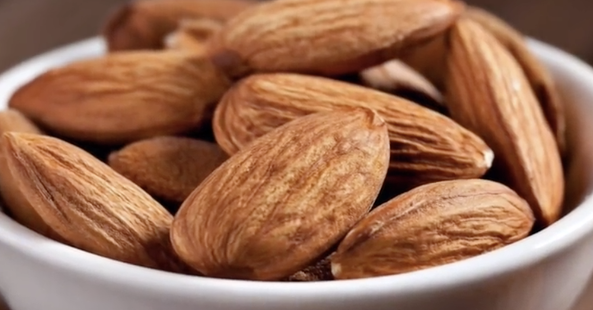 If You Eat 12 Almonds a Day THIS Happens To Your Body