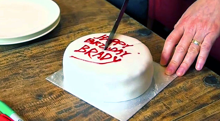 I've Been Cutting Cake The Wrong Way This Whole Time. How Did I Not ...