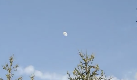 Video: This Guy Takes His Camera and Zooms In On The Moon. What He ...