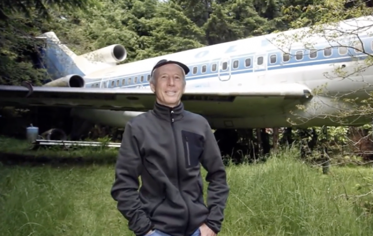 Man Renovates a Retired Airplane Into His House.