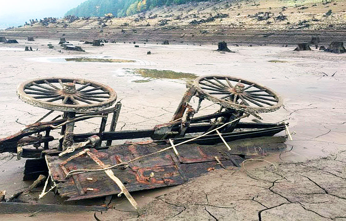 THIS Lake In Oregon Completely Evaporated and Dried Out! Then a ...
