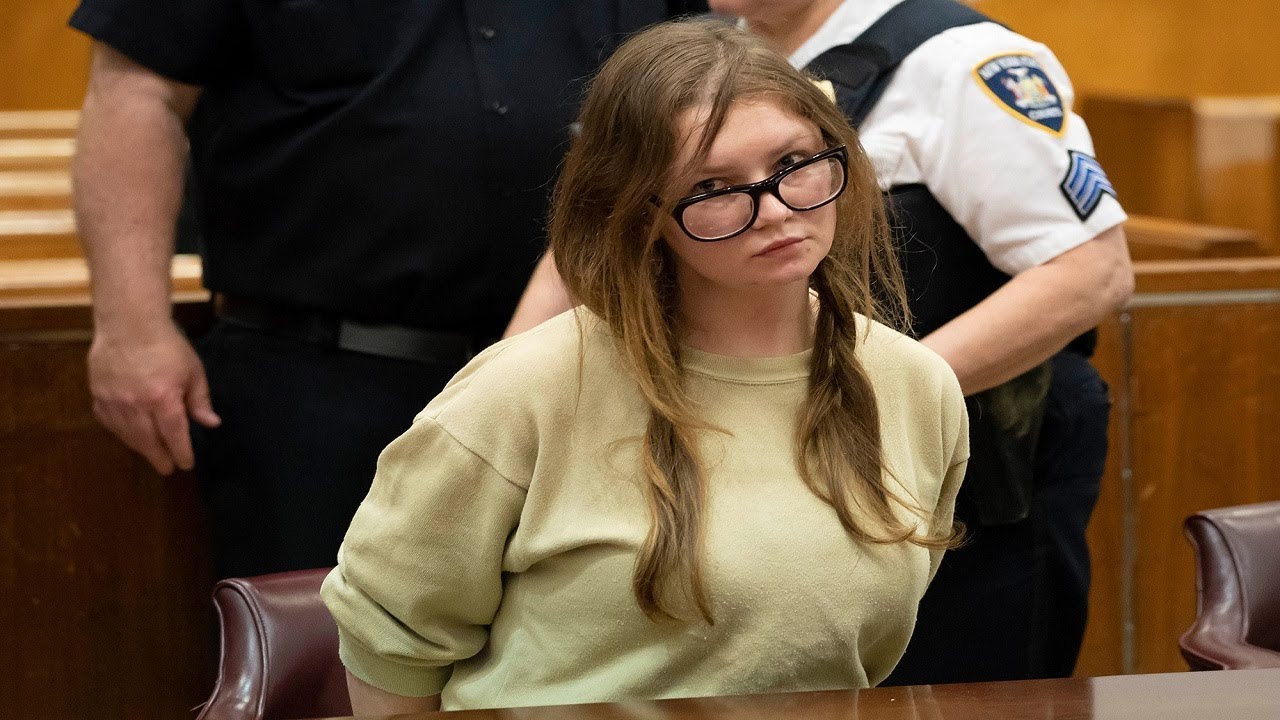 Woman Strangely and Suspiciously Only Bought Things With Cash For Years ...